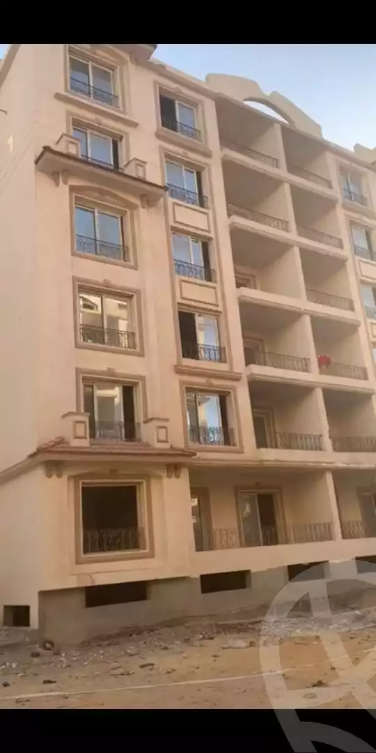150m apartment in Tagamo3, after point 90, في التجمع الثالث . عقارماب